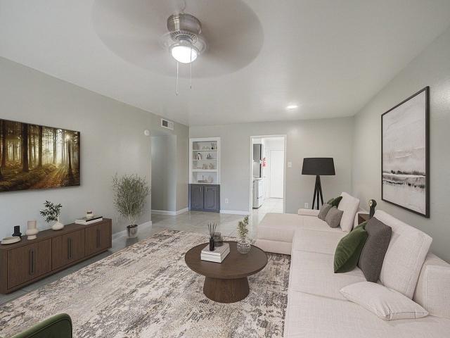 3 BR, 2 BA Apartment 6525 Hillcroft St Unit 224, Houston, TX 77081