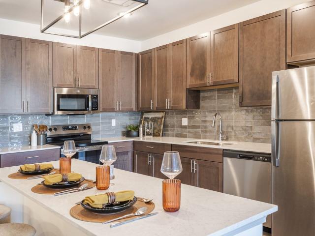 3 BR, 2 BA Apartment 6580 E County Line Road Unit 1330 101, Greenwood, IN 46143