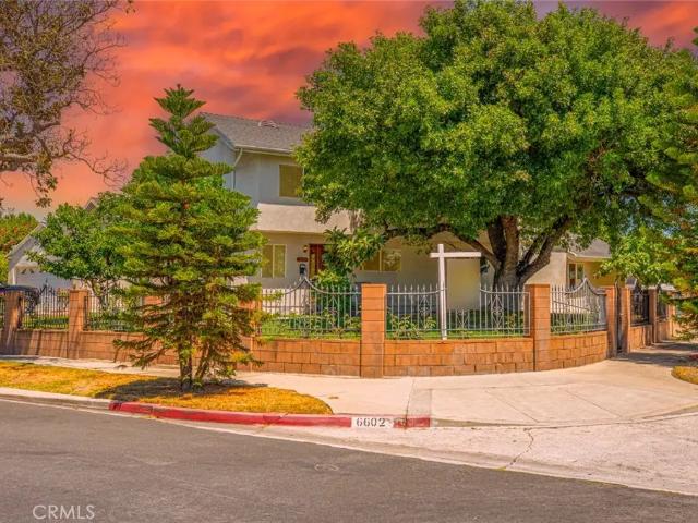 3 BR, 2 BA Apartment 6602 Charlesworth Ave, North Hollywood, CA 91606