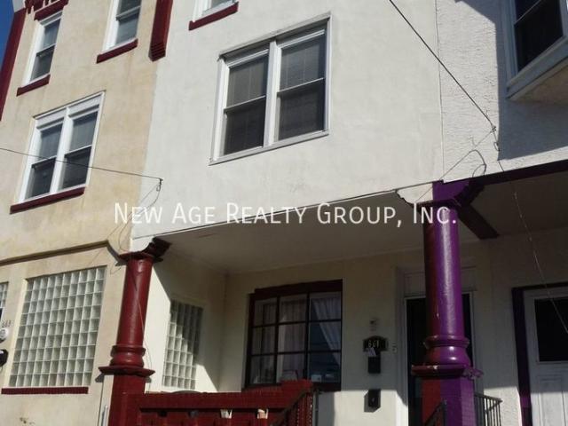 3 BR, 2 BA Apartment 661 N 33rd Street, Philadelphia, PA 19104