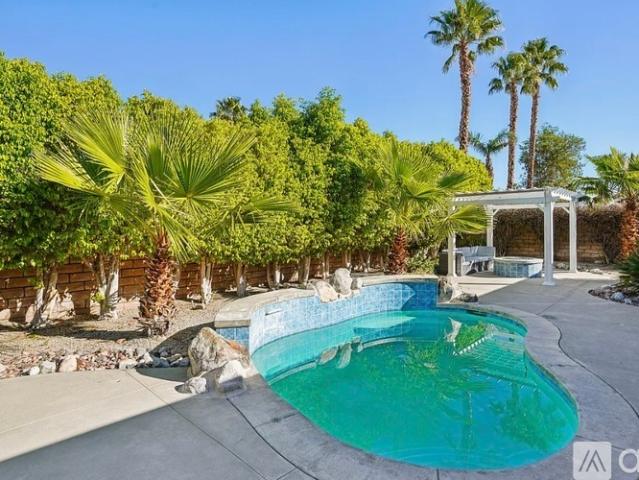 3 BR, 2 BA Apartment 664 East Lily Street, Palm Springs, CA 92262