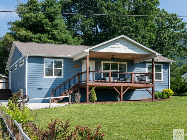 3 BR, 2 BA Apartment 664 Old Fort Rd, Fairview, NC 28730