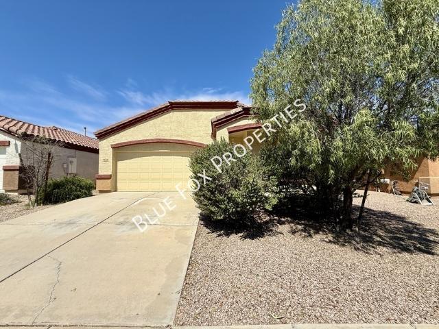 3 BR, 2 BA Apartment 6658 S Stone Fly Dr, Tucson, AZ 85757