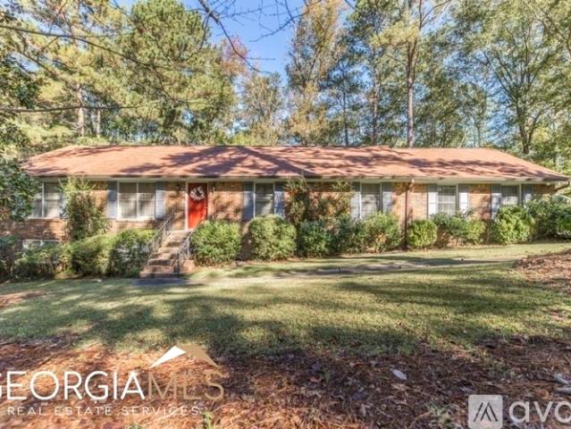 3 BR, 2 BA Apartment 670 Commanche Drive, Macon, GA 31210