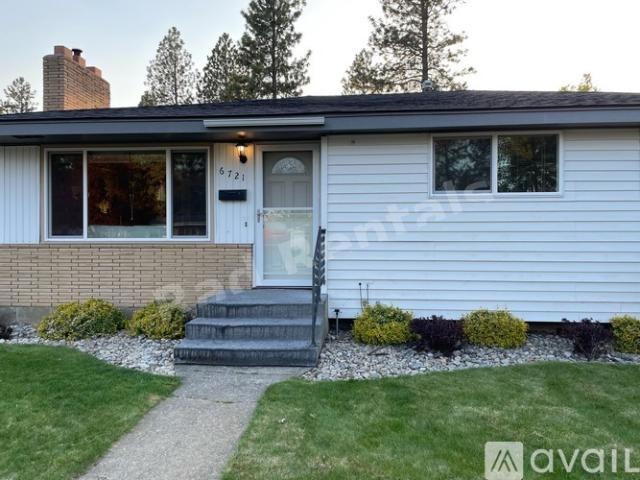 3 BR, 2 BA Apartment 6721 N Stevens, Spokane, WA 99208