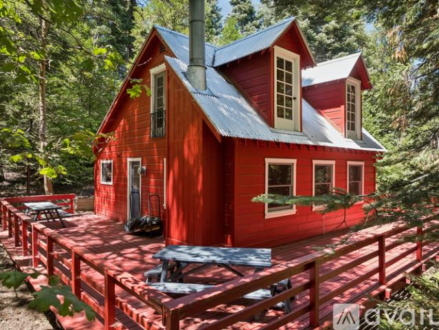 3 BR, 2 BA Apartment 672 Dogwood Canyon Rd, Lake Arrowhead, CA 92317