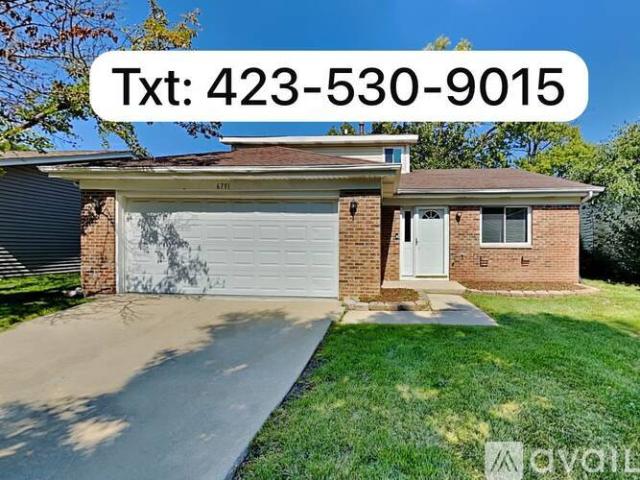 3 BR, 2 BA Apartment 6795 Red Wing Dr, Woodridge, IL 60517