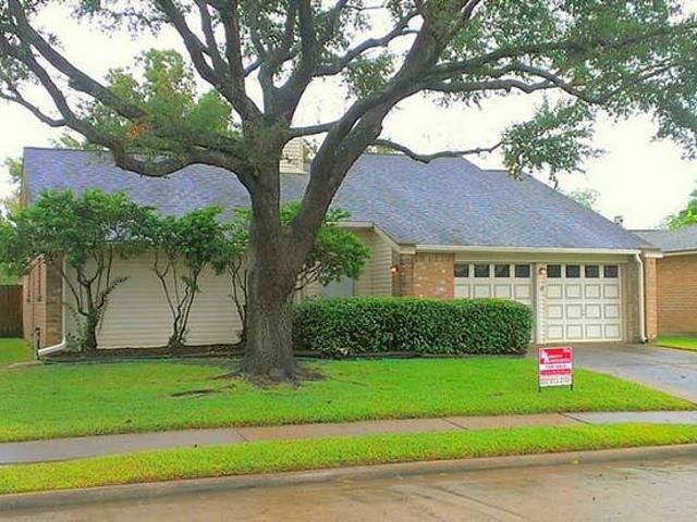 3 BR, 2 BA Apartment 6815 Marta Dr, Houston, TX 77083