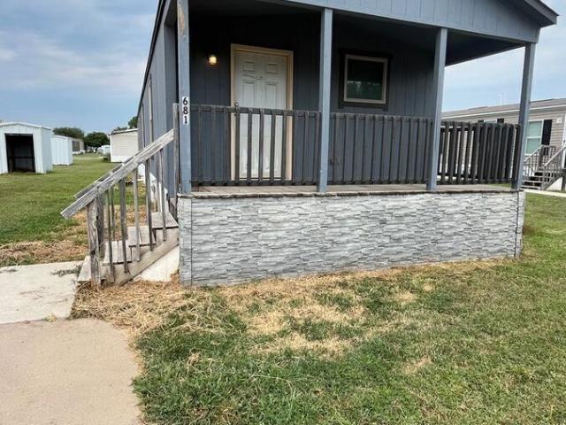 3 BR, 2 BA Apartment 681 Mills Dr Towanda, KS 67144