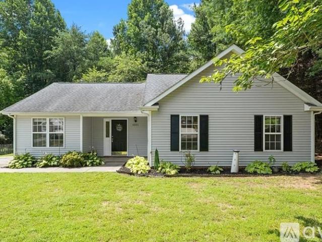 3 BR, 2 BA Apartment 6885 Ironwood Cir, Greensboro, NC 27410