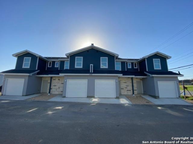 3 BR, 2 BA Apartment 6902 Crestway Rd, San Antonio, TX 78239