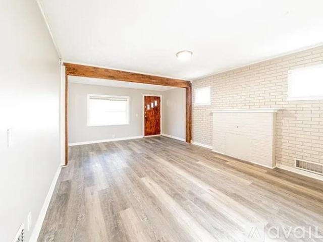 3 BR, 2.5 BA Apartment 388 Richmond Dr, Romeoville, IL 60446