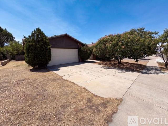 3 BR, 2 BA Apartment 6909 Welton Dr NE, Albuquerque, NM 87109