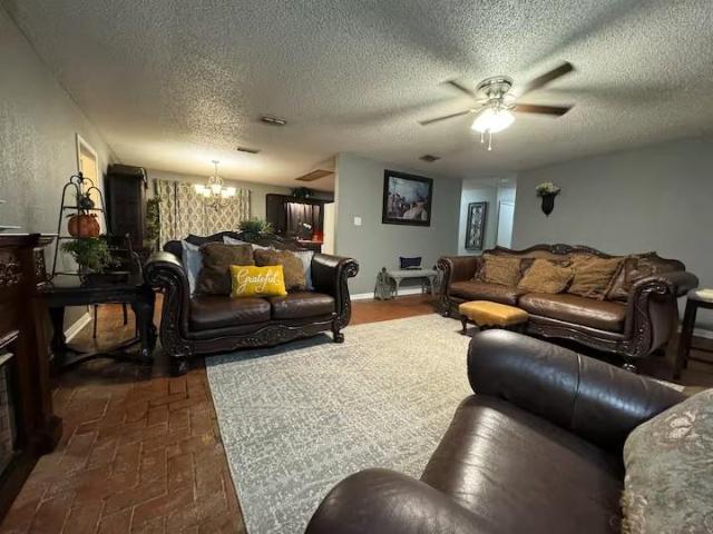 3 BR, 2 BA Apartment 690 Sommerfeld Drive, Waco, TX 76705