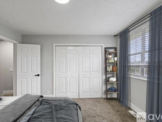 3 BR, 2 BA Apartment 600 Whispering Hills Dr, Unit 32, Nashville, TN 37211