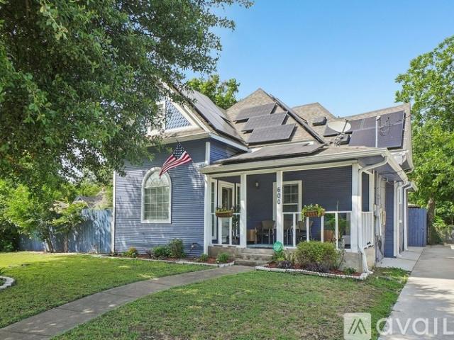 3 BR, 2 BA Apartment 600 S Fitzhugh Ave, Dallas, TX 75223