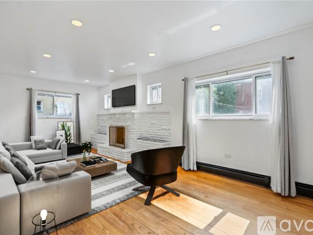 3 BR, 2 BA Apartment 6026 Sawyer St, Pittsburgh, PA 15201
