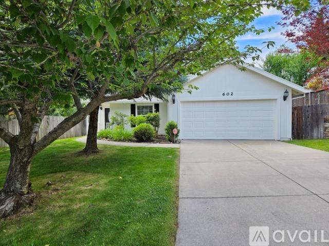 3 BR, 2 BA Apartment 602 Mountain View Drive, Mount Shasta, CA 96067