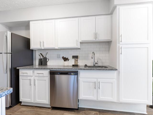 3 BR, 2 BA Apartment 6060 Reserve Drive Unit 996003H, Charlotte, NC 28226