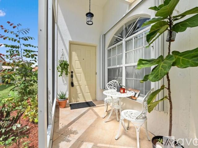 3 BR, 2 BA Apartment 6077 Lake Hibiscus Dr, Unit 6077, Delray Beach, FL 33484