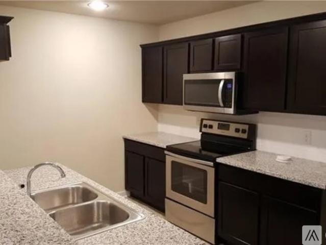 3 BR, 2 BA Apartment 608 610 North 6th Street, Gunter, TX 75058
