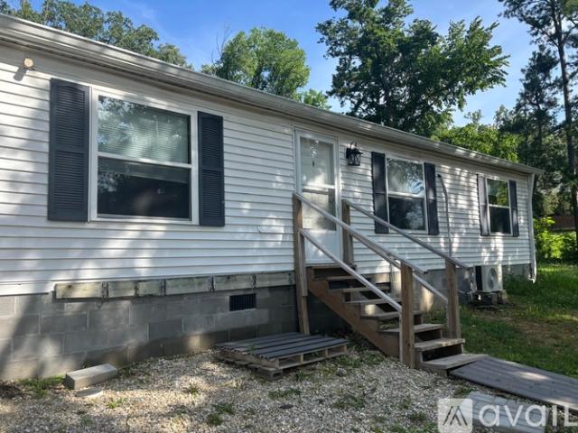 3 BR, 2 BA Apartment 608 Broadway St, Waynesville, MO 65583