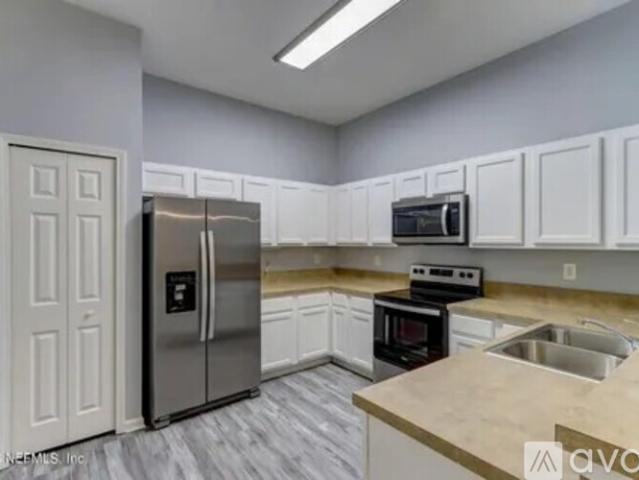 3 BR, 2 BA Apartment 6105 Maggies Circle, Unit 108, Jacksonville, FL 32244