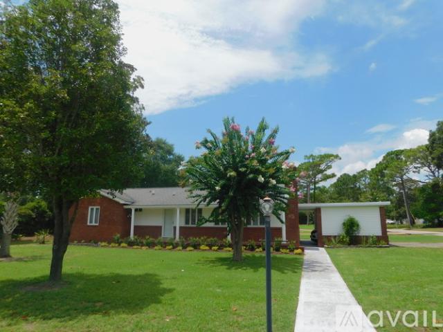 3 BR, 2 BA Apartment 611 Calhoun Rd, Myrtle Beach, SC 29577