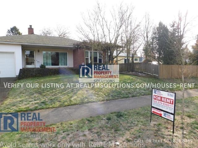3 BR, 2 BA Apartment 6126 SE 49th Ave, Portland, OR 97206