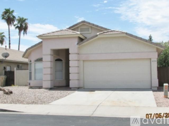 3 BR, 2 BA Apartment 6135 West Navajo Drive, Glendale, AZ 85302