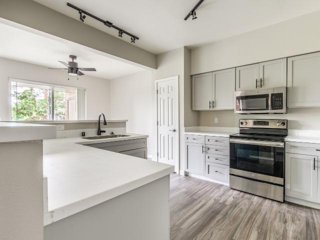 3 BR, 2 BA Apartment 6205 188th Lane Northeast Unit Q204, Redmond, WA 98052
