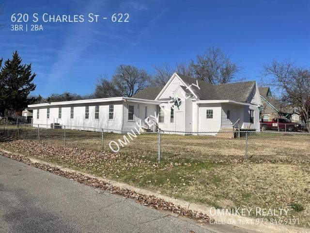3 BR, 2 BA Apartment 620 S Charles St, Sherman, TX 75090