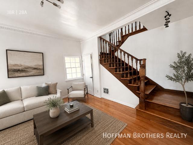 3 BR, 2 BA Apartment 624 N Sycamore Ave, Los Angeles, CA 90036