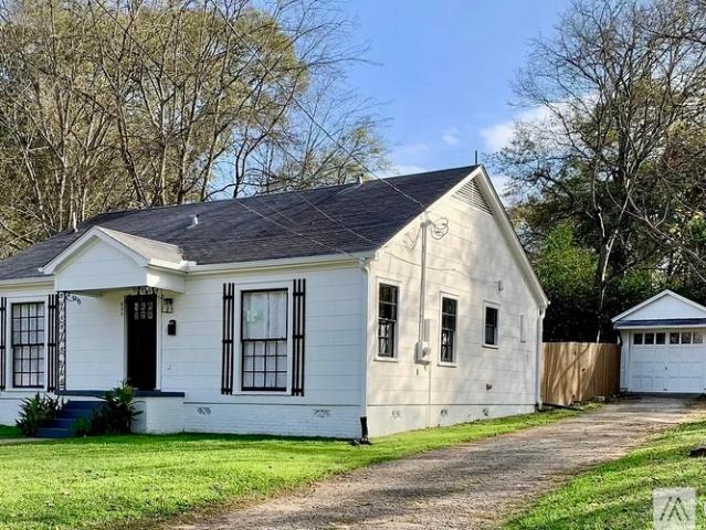3 BR, 2 BA Apartment 633 E Barbara St, Tyler, TX 75701