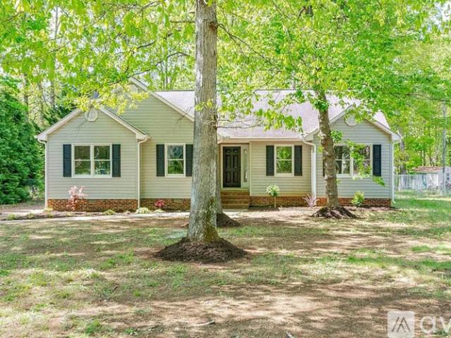 3 BR, 2 BA Apartment 630 Logan Ln, Liberty, NC 27298