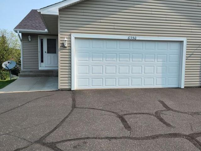 3 BR, 2 BA Apartment 6350 10th Street N, Oakdale, MN 55128