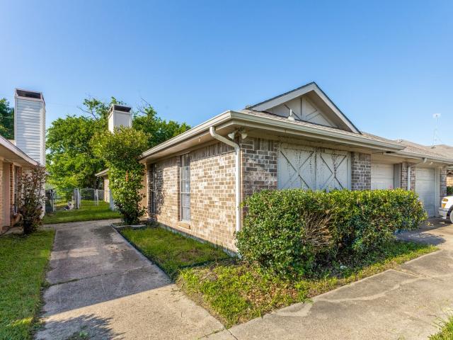3 BR, 2 BA Apartment 7406 Amherst Drive, Rowlett, TX 75088