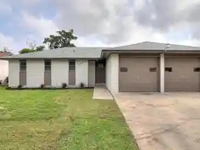 3 BR, 2 BA Apartment 7441 Milky Way Dr, Corpus Christi, TX 78412