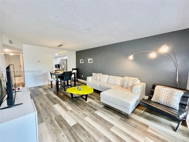 3 BR, 2 BA Apartment 7451 NW 16th St, Plantation, FL 33313