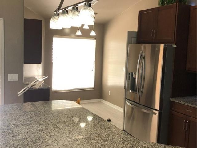 3 BR, 2 BA Apartment 7500 Cameron Circle, Fort Myers, FL 33912