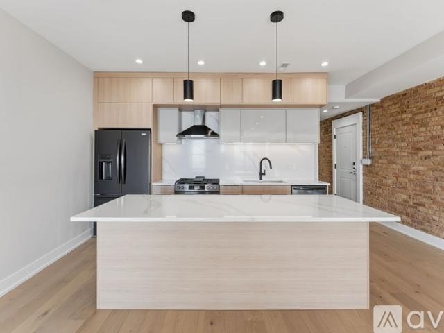 3 BR, 2 BA Apartment 7516 N Eastlake Terrace, Unit 2, Chicago, IL 60626