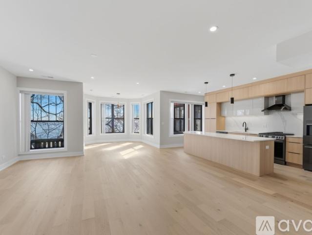 3 BR, 2 BA Apartment 7518 N Eastlake Terrace, Unit 3, Chicago, IL 60626