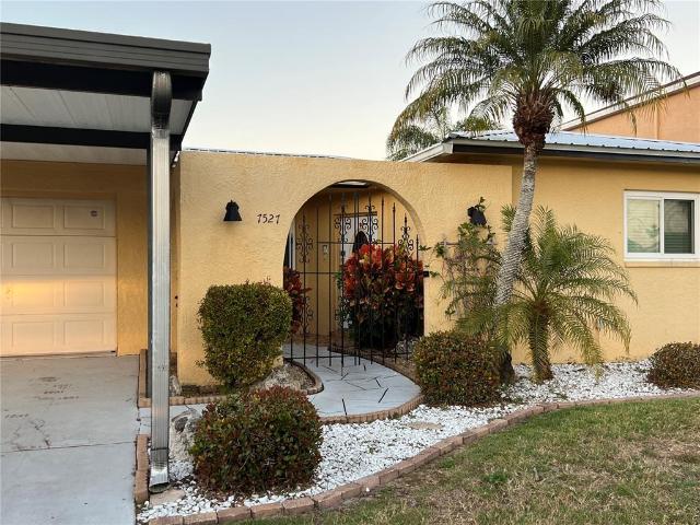 3 BR, 2 BA Apartment 7527 Hatteras Dr, Hudson, FL 34667