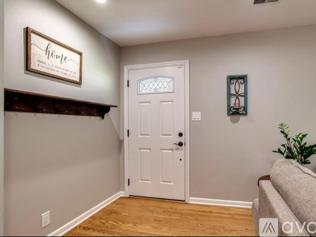 3 BR, 2 BA Apartment 7532 Luscombe Drive, Knoxville, TN 37919