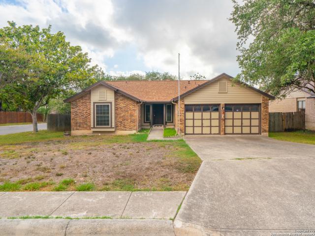 3 BR, 2 BA Apartment 7618 Benbrook, San Antonio, TX 78250