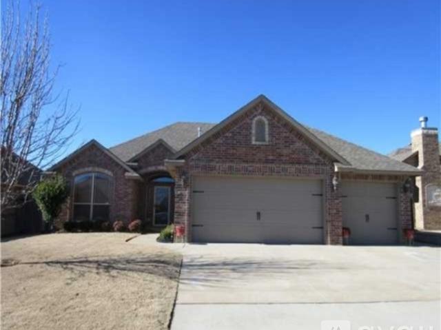 3 BR, 2 BA Apartment 7621 Twin Oaks Dr, Yukon, OK 73099