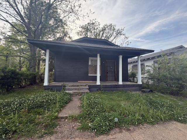 3 BR, 2 BA Apartment 765 Grand St, Memphis, TN 38114