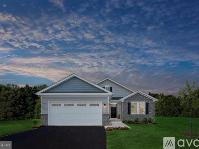 3 BR, 2 BA Apartment 771 Switchgrass Court, Bunker Hill, WV 25413