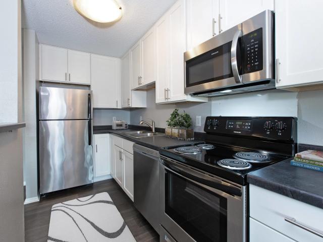 3 BR, 2 BA Apartment 7750 Hinton Avenue South Unit 7700 04, Cottage Grove, MN 55016