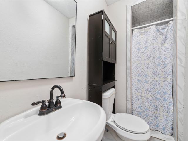 3 BR, 2 BA Apartment 7821 Fuqua Street, Houston, TX 77075